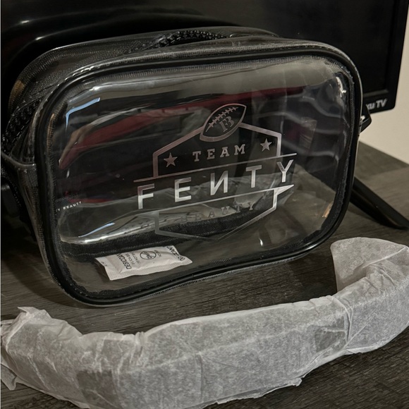 Fenty Beauty | Bags | Fenty Beauty Clear Stadium Game Day Sling Nwot ...
